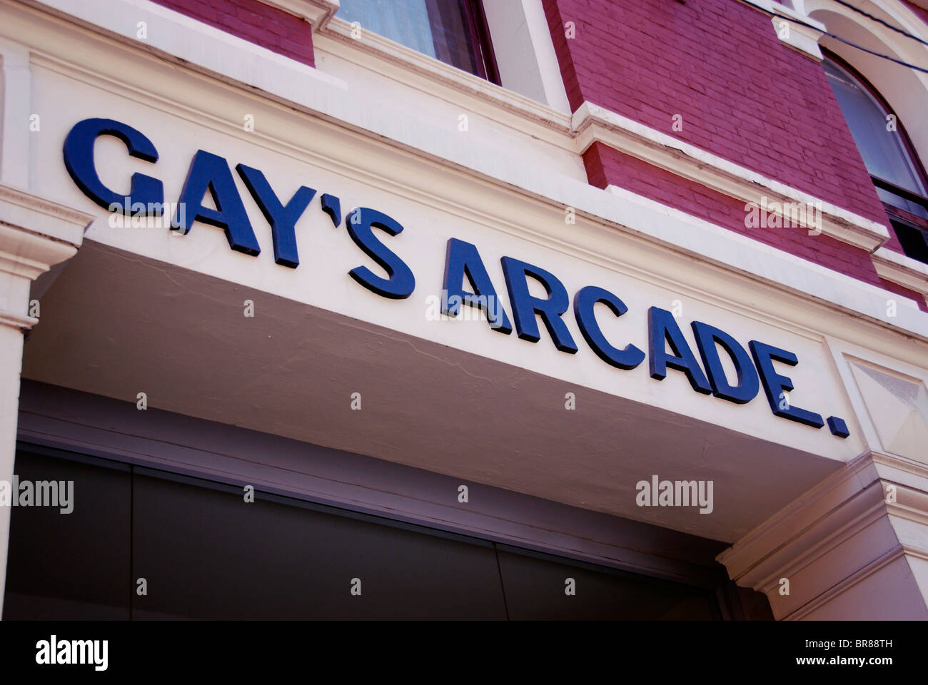 Large bold letters lettering hi-res stock photography and images - Alamy