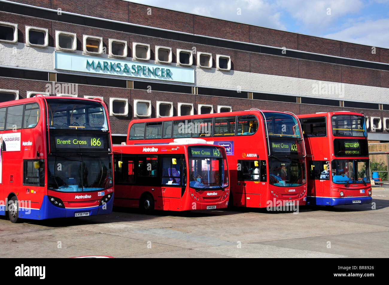 Bus depot outside Brent Cross Shopping Centre, Brent Cross, London ...