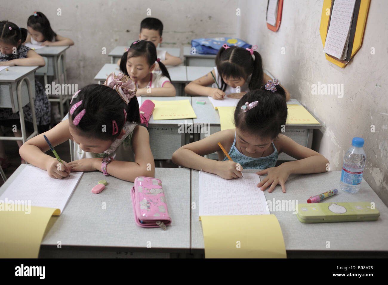 China school classroom hi-res stock photography and images - Alamy