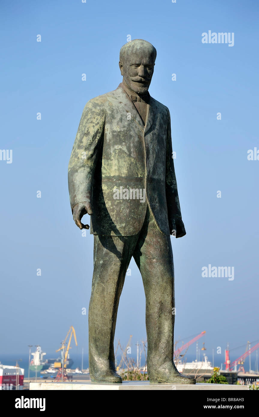 Statue of Eleftherios Venizelos, Iraklio, Crete island, Greece Stock ...