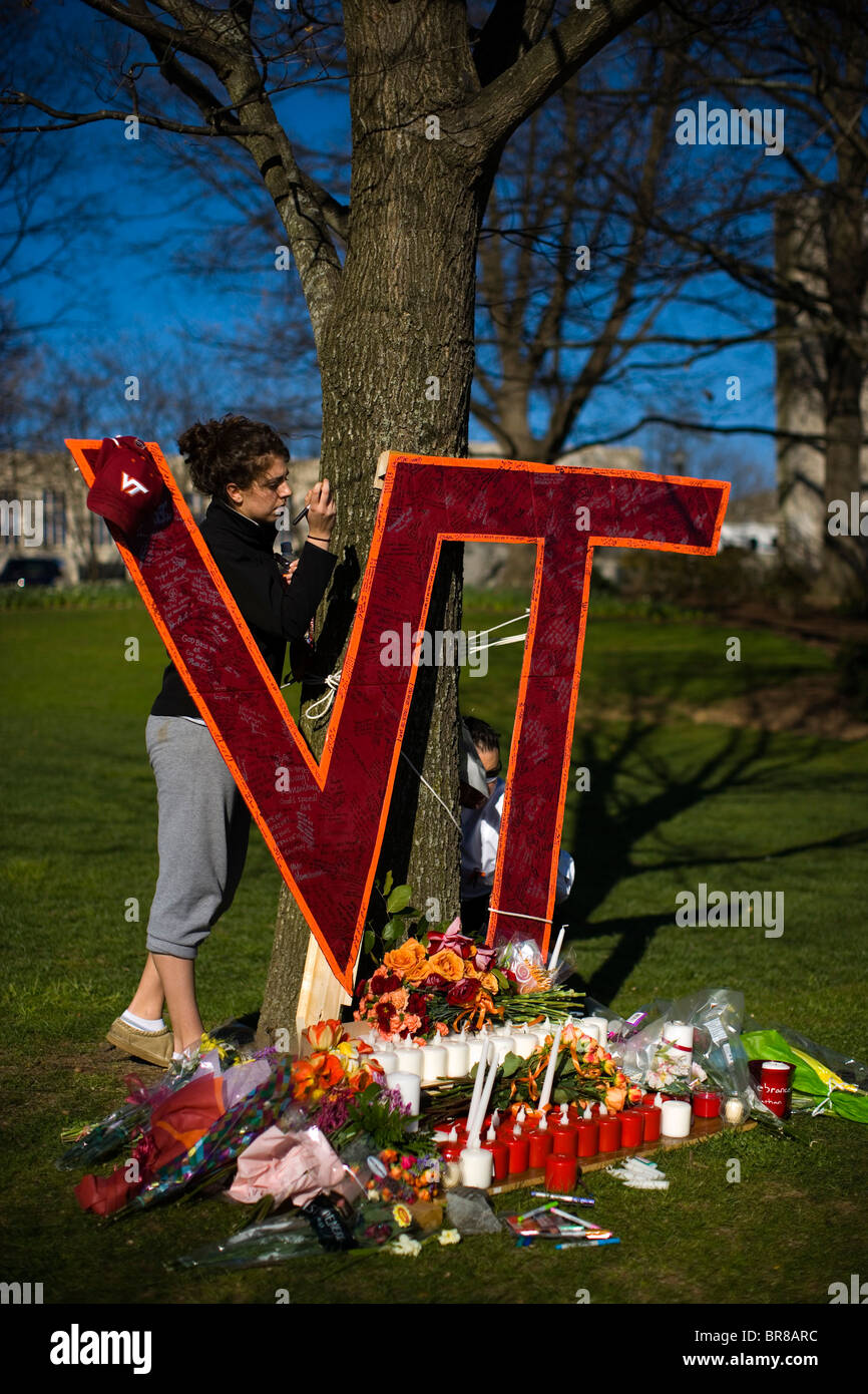 Virginia tech shooting hi-res stock photography and images - Alamy
