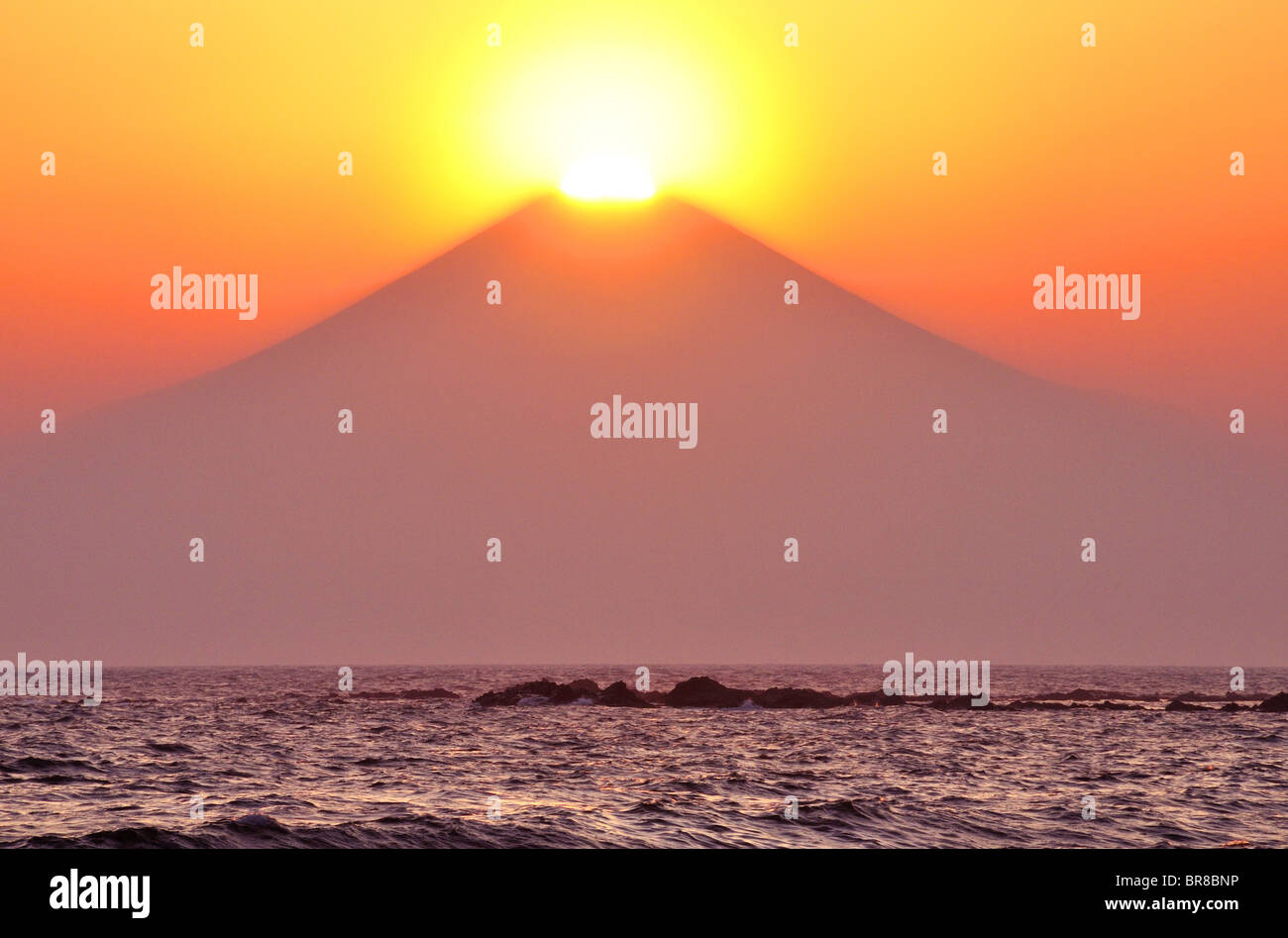 Sun above Mt. Fuji Stock Photo - Alamy