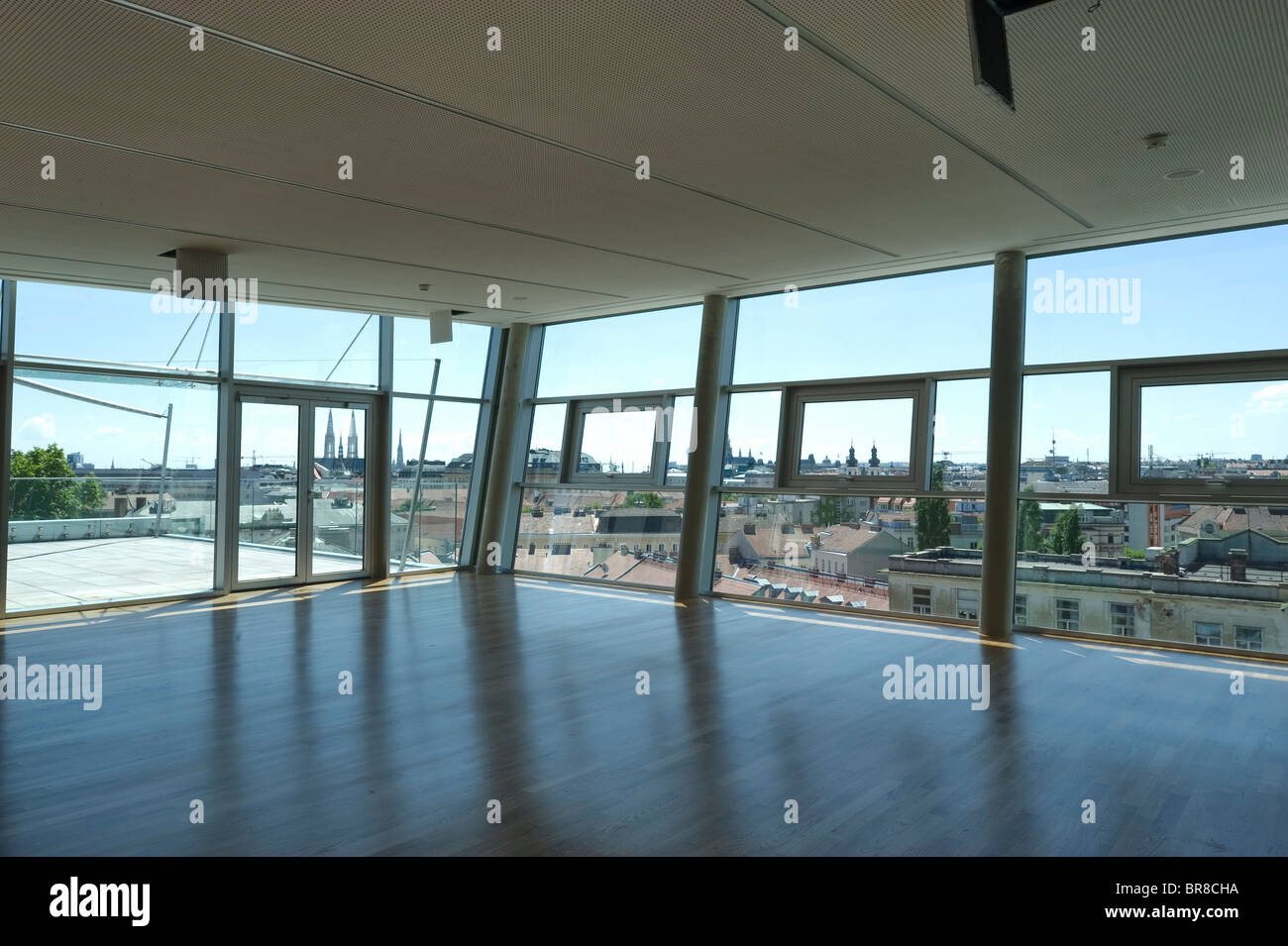 Centrum fur molekulare medizin wien hi-res stock photography and images ...