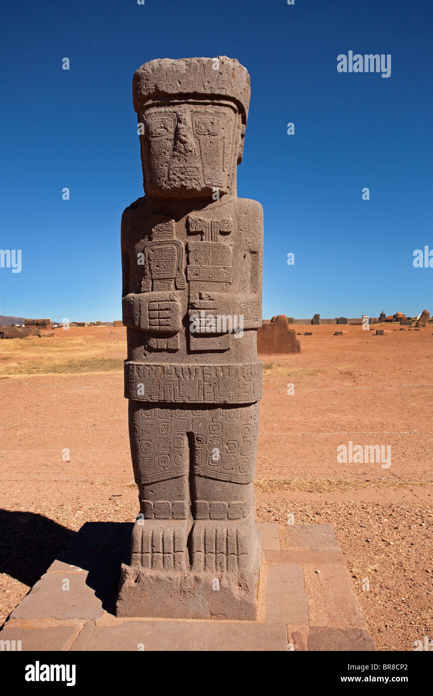 Tiwanaku Ruins: Kalasaya Temple: Ponce Stela Stock Photo - Alamy