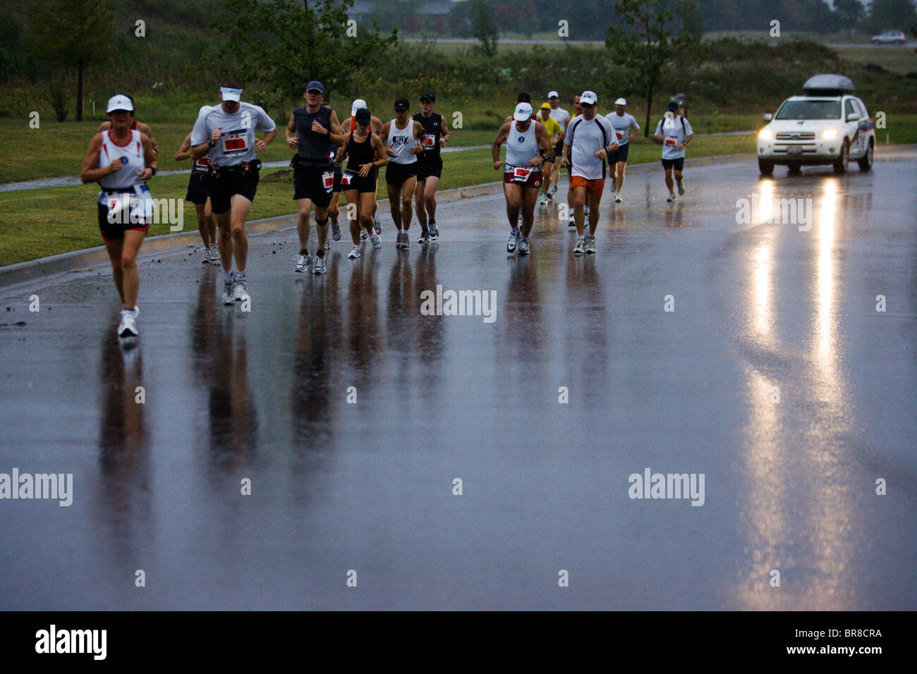 Marathon and rain hi-res stock photography and images - Alamy
