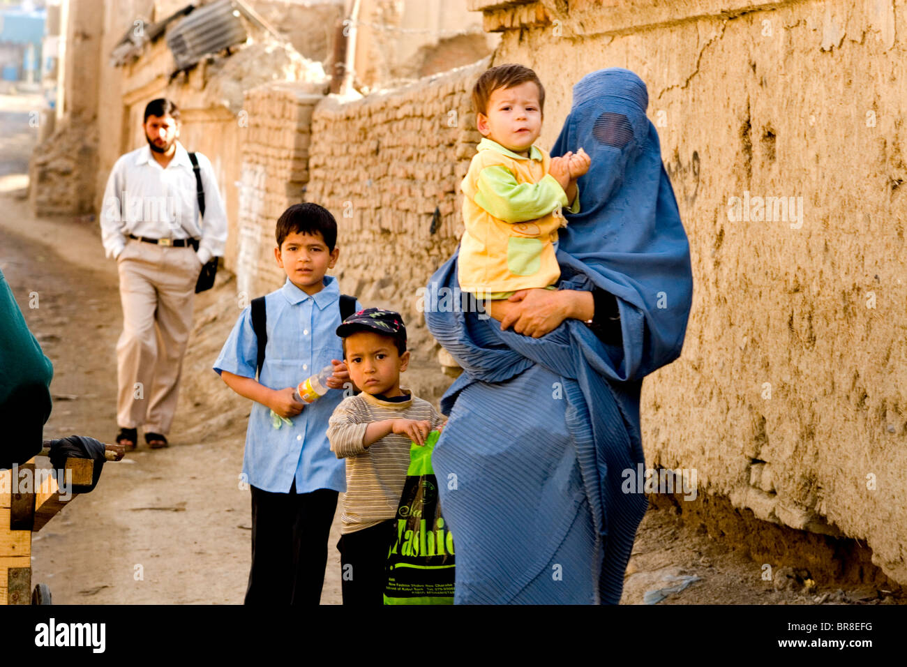 Burqa family hi-res stock photography and images - Alamy