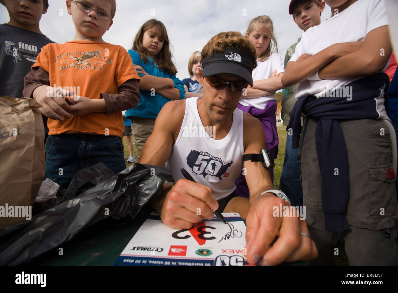 Athlete signing autographs hi-res stock photography and images - Alamy