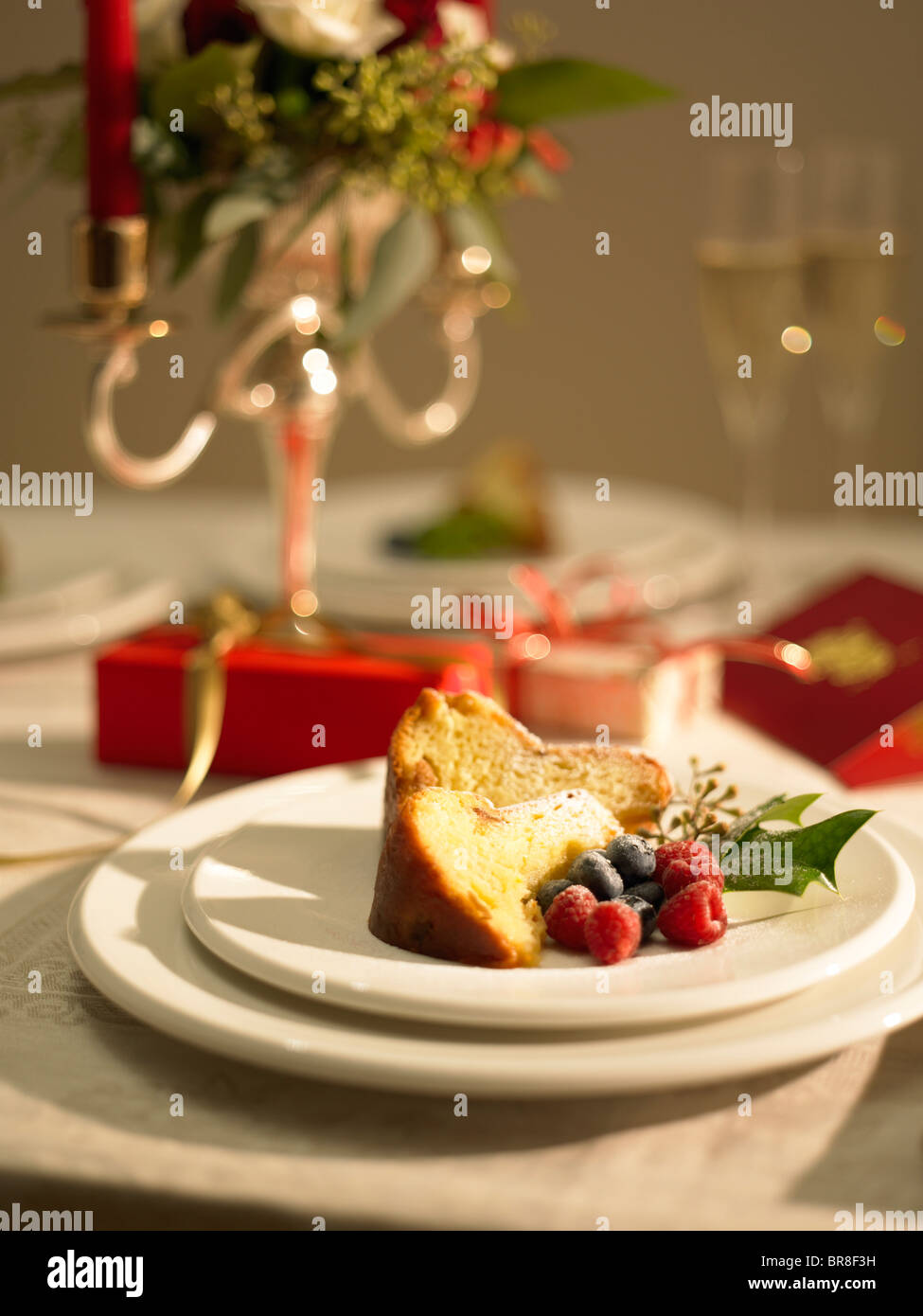 Plate of cake Stock Photo - Alamy