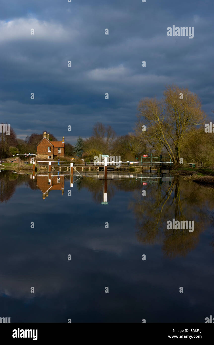 Uk, England, Surrey, Walsham Gates, River Wey Stock Photo - Alamy