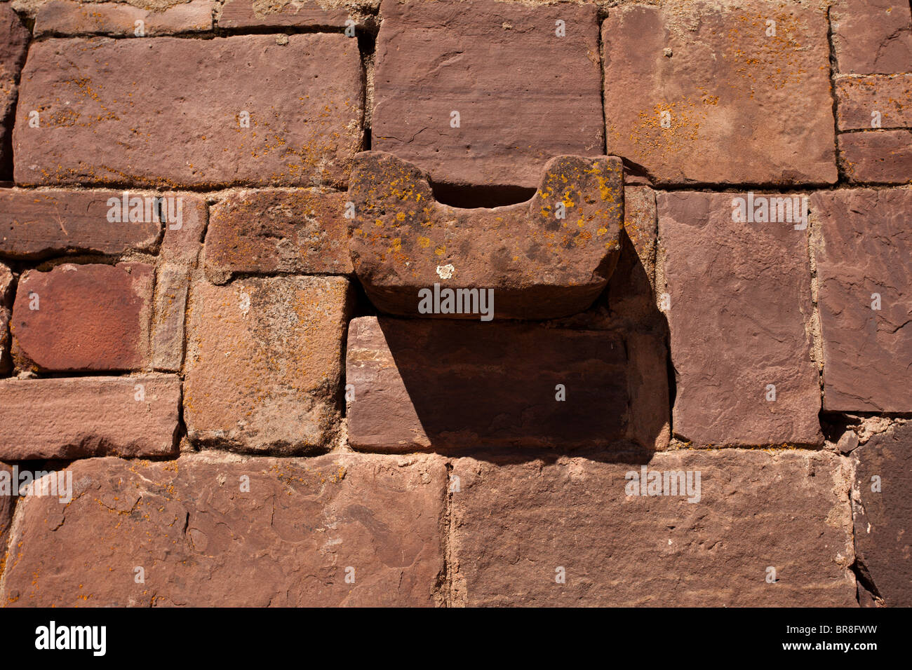 Tiwanaku Ruins: Kalasaya Temple: Wall with Water Pipe Stock Photo - Alamy