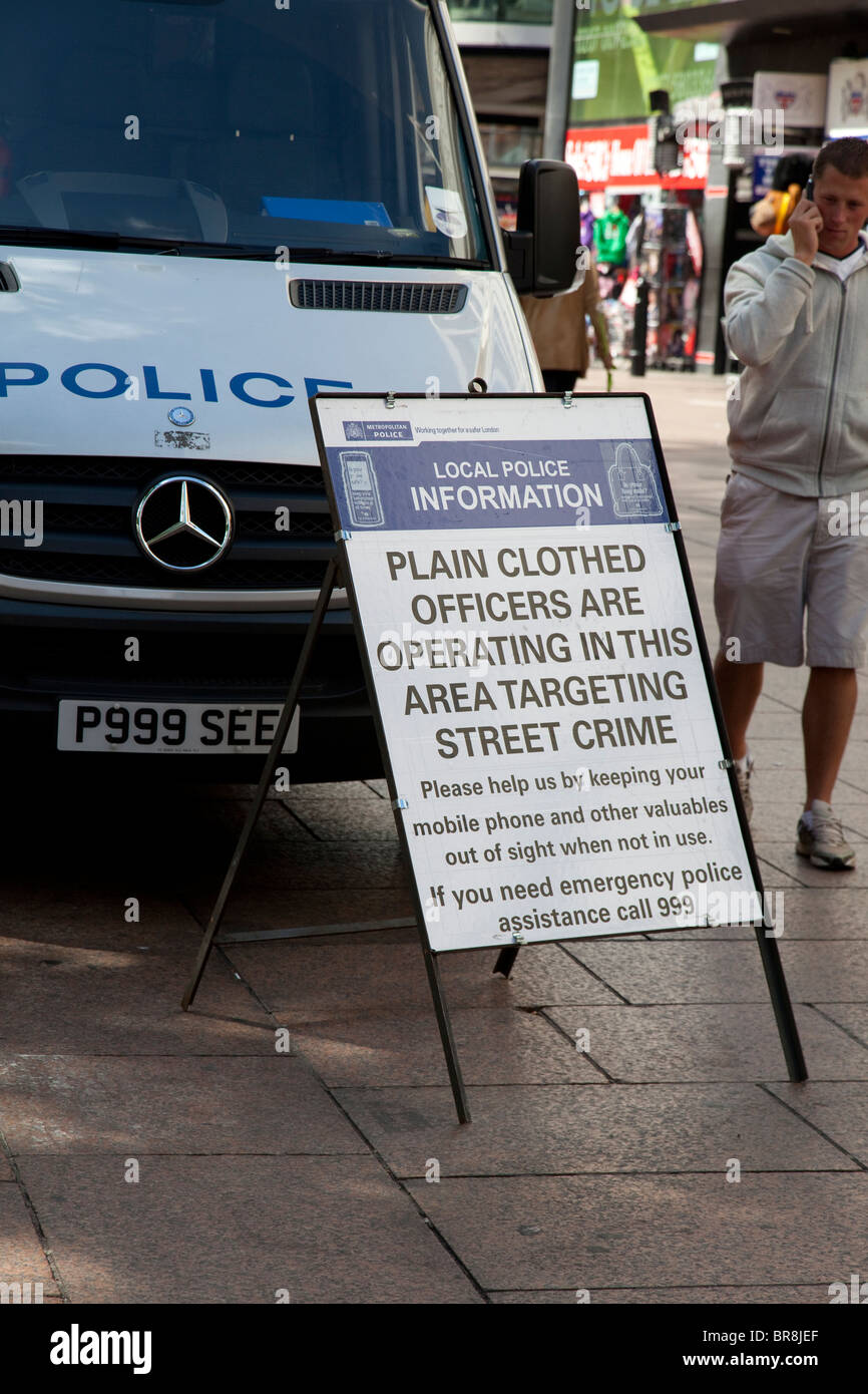 Plain clothes police uk hi-res stock photography and images - Alamy