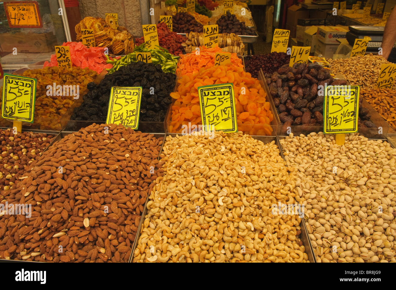 Nuts yehuda market jerusalem israel hi-res stock photography and images ...