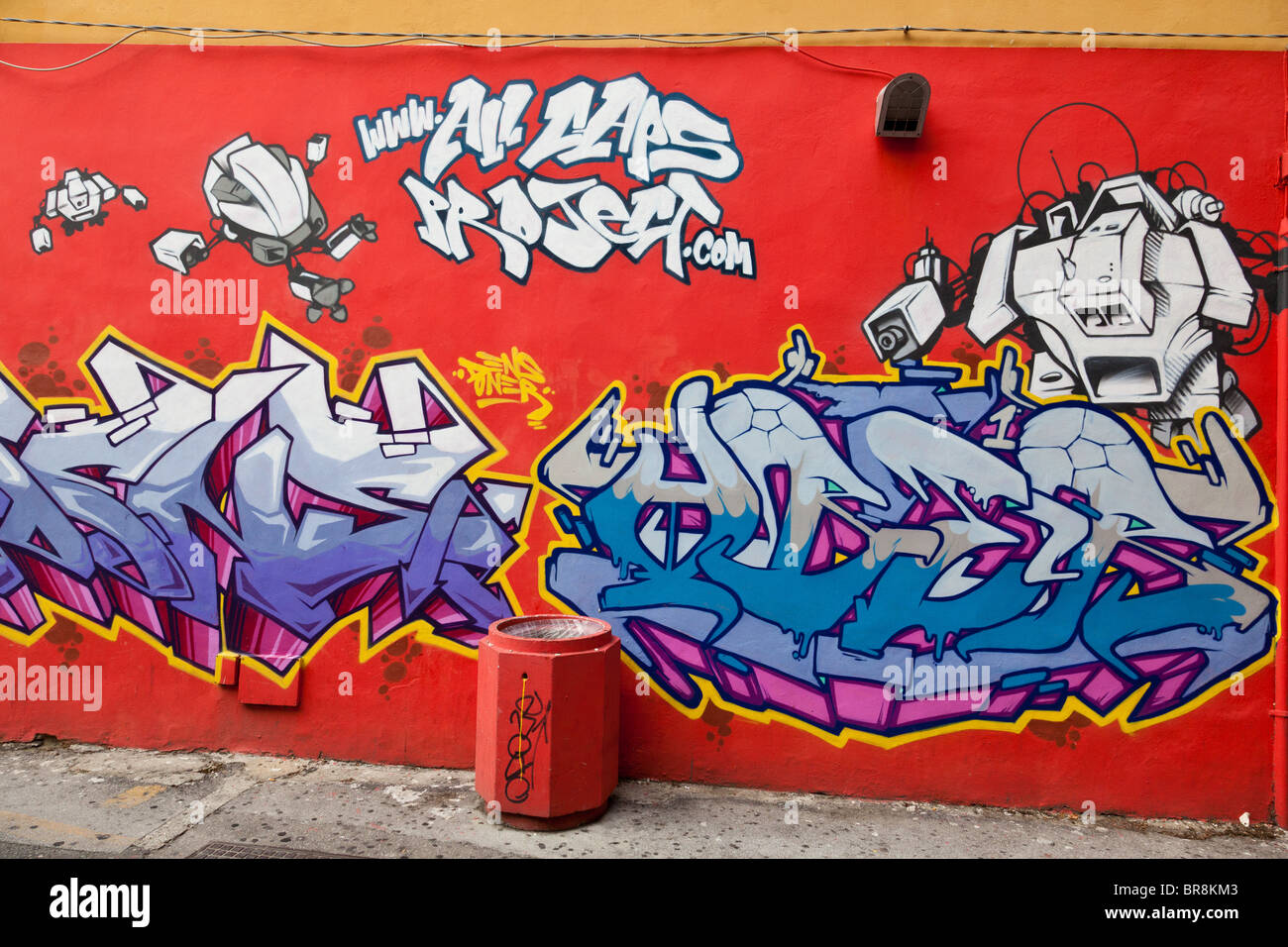 Graffiti on wall in Pisa, Italy Stock Photo - Alamy