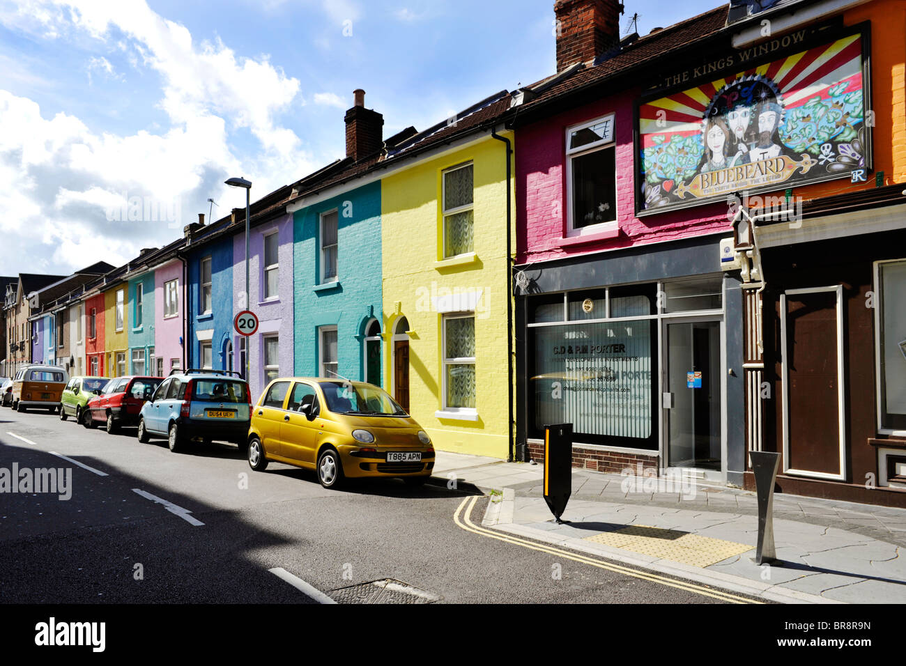 Terraced house painted in colours hi-res stock photography and images ...
