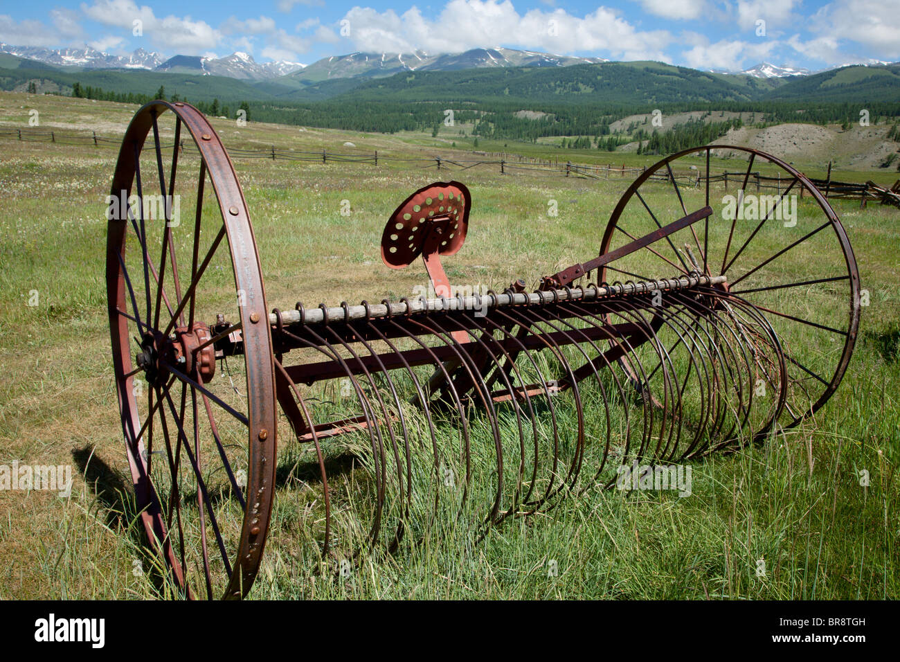 An old fashioned hay rake hi-res stock photography and images - Alamy