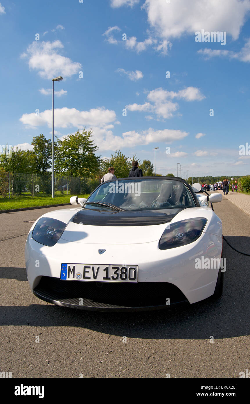Tesla roadster hi-res stock photography and images - Alamy