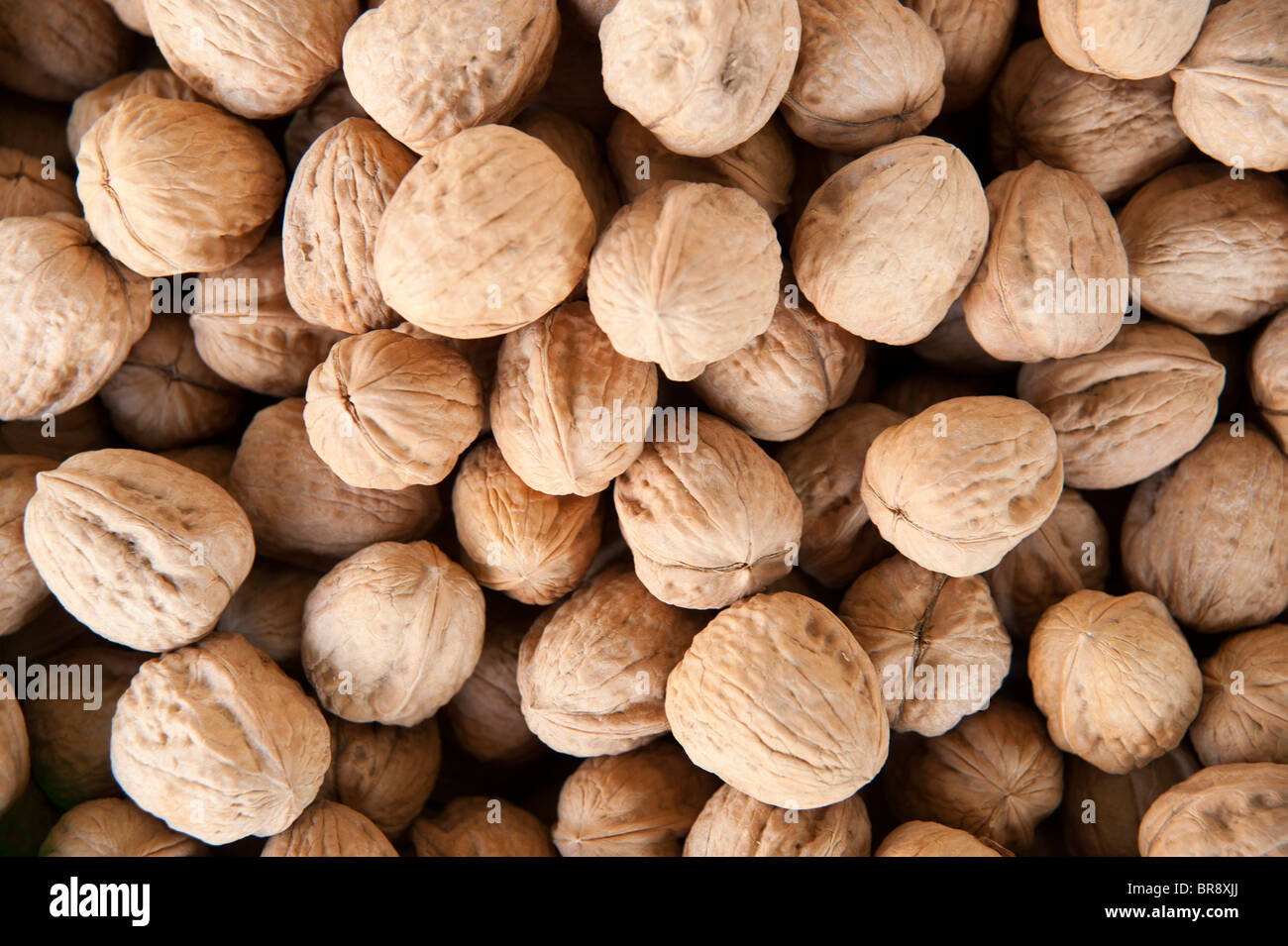 Walnut unshelled hi-res stock photography and images - Alamy