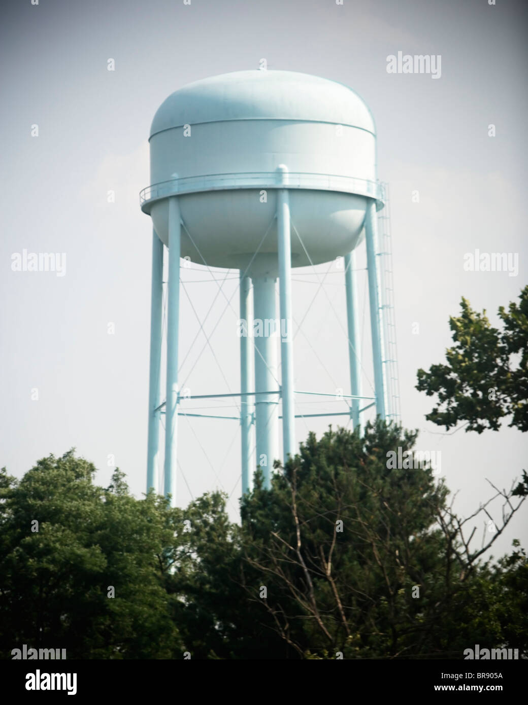 Metal water tower hi-res stock photography and images - Alamy