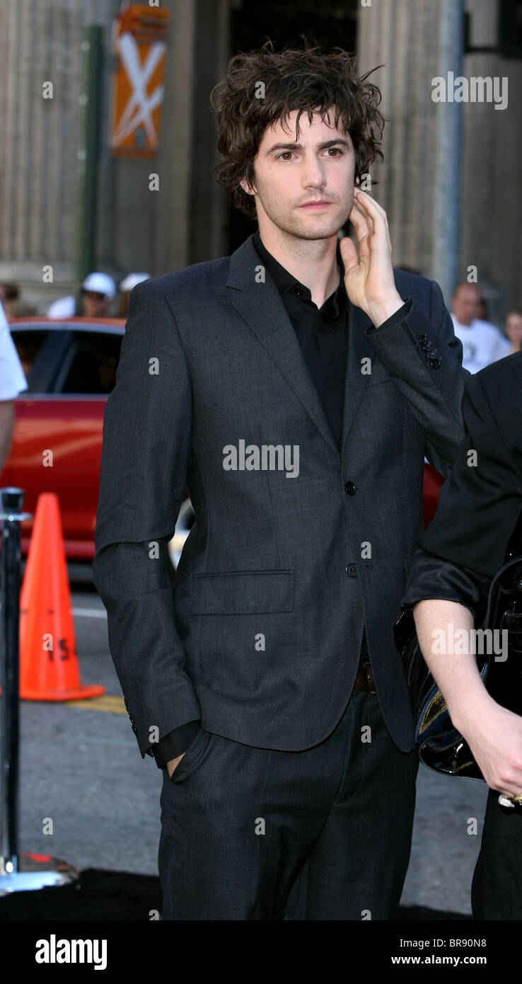 Jim sturgess legend guardians owls hi-res stock photography and images ...