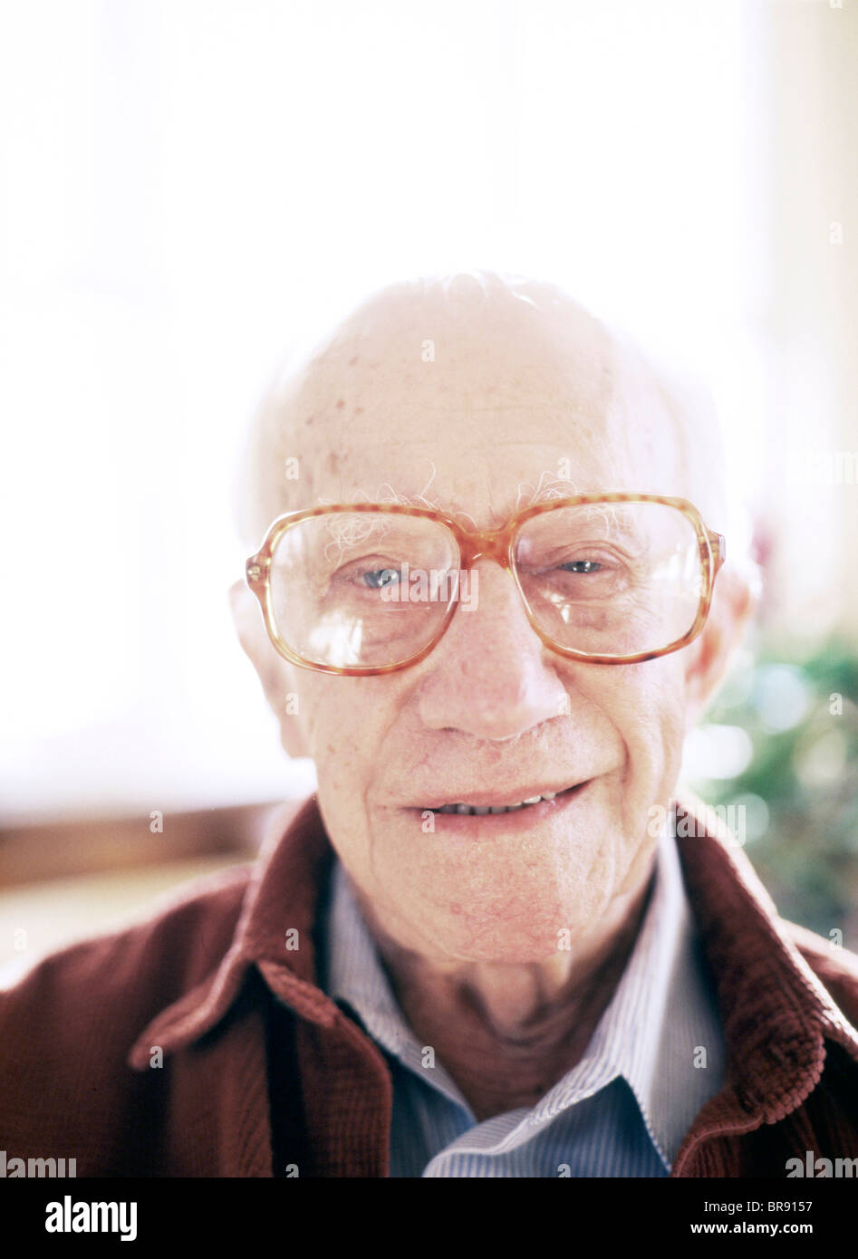 Leo sternbach scientist hi-res stock photography and images - Alamy