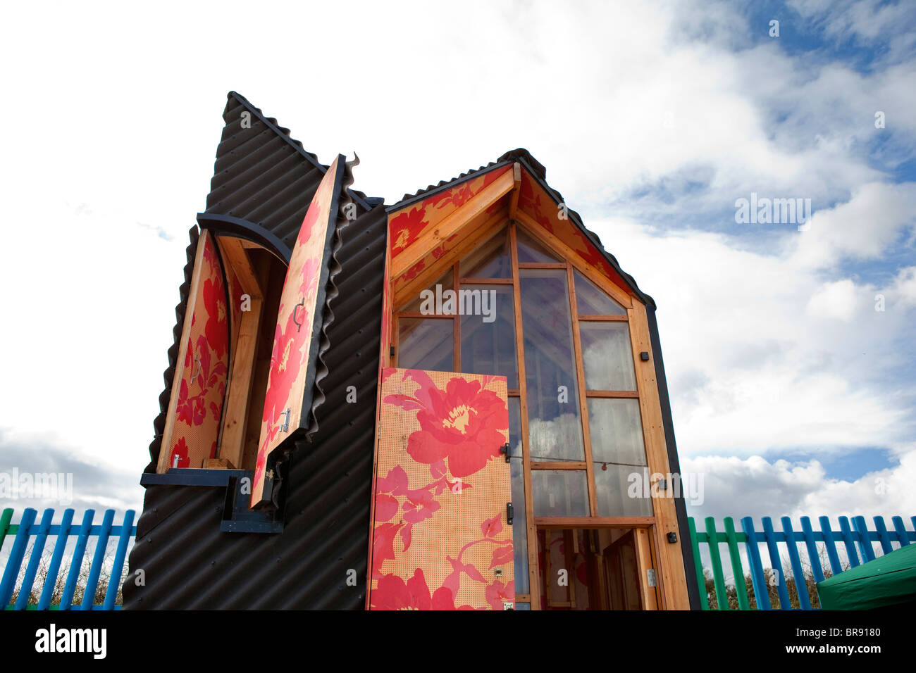 Canoodling hi-res stock photography and images - Alamy