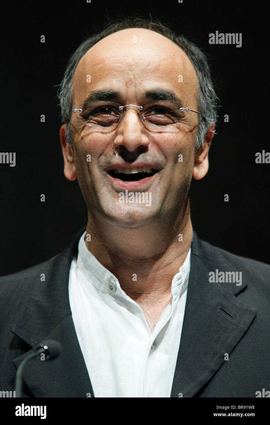 Art ahead hi-res stock photography and images - Alamy