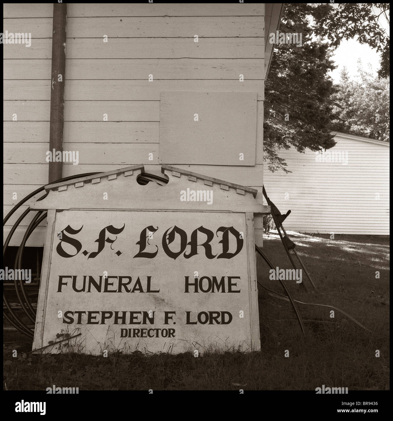 Funeral home sign hi-res stock photography and images - Alamy