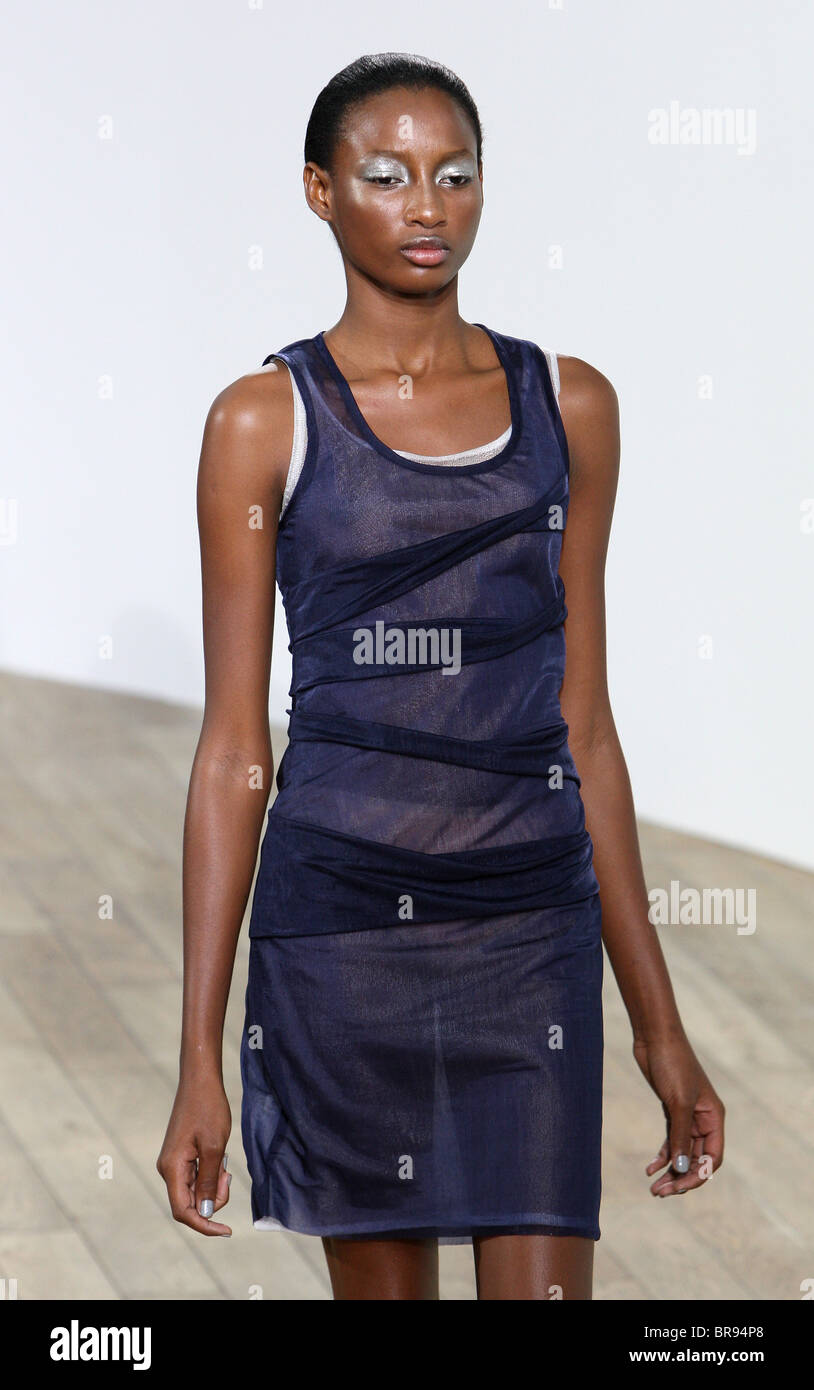 Nicole Farhi's collection during the London Fashion Week at Royal Opera ...