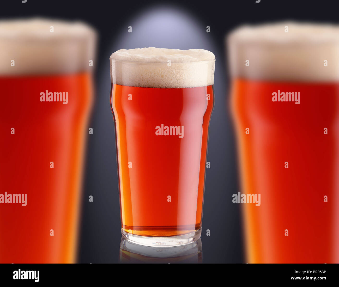 Pints of bitter hi-res stock photography and images - Alamy