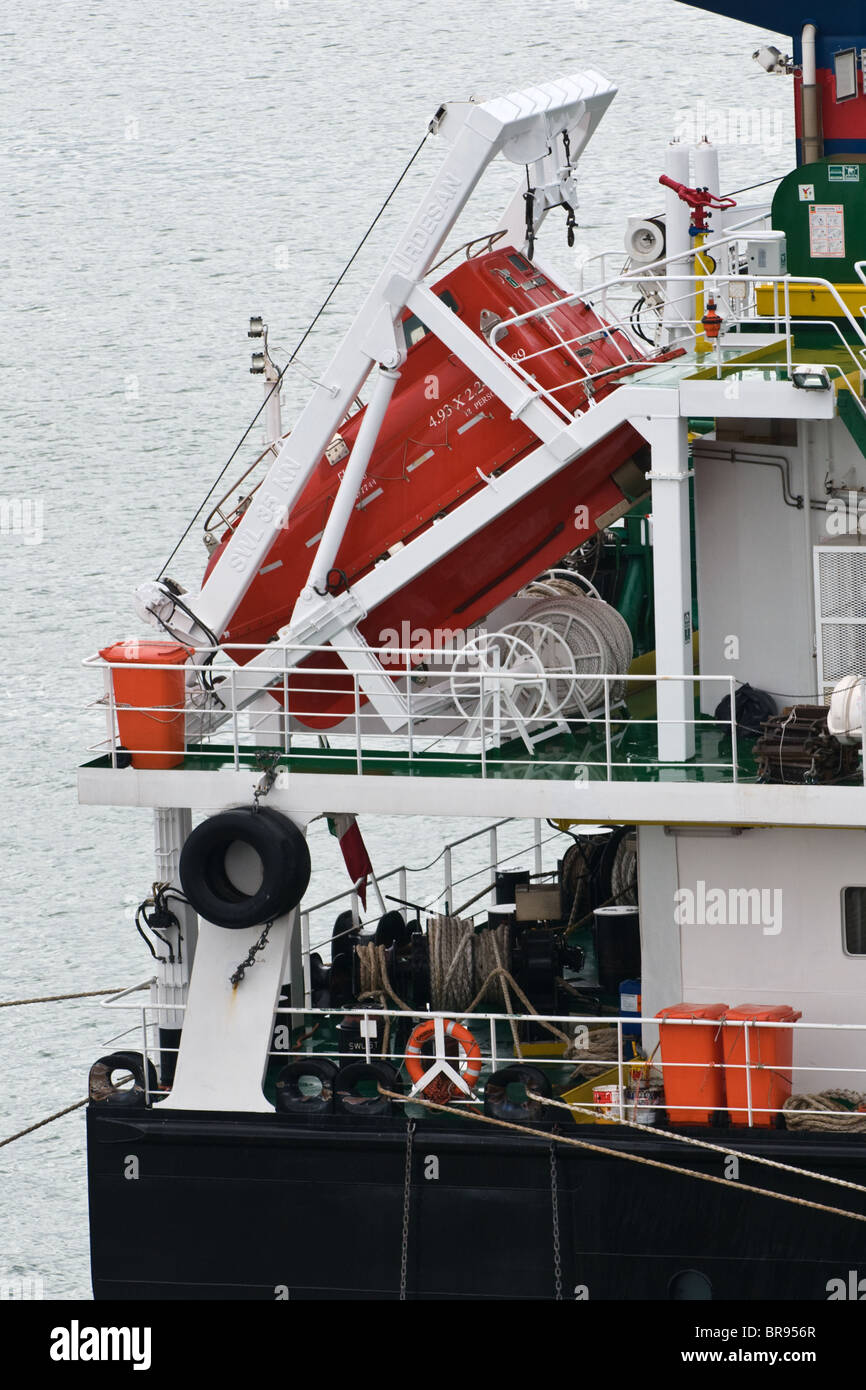 Lifeboat on ship hi-res stock photography and images - Alamy