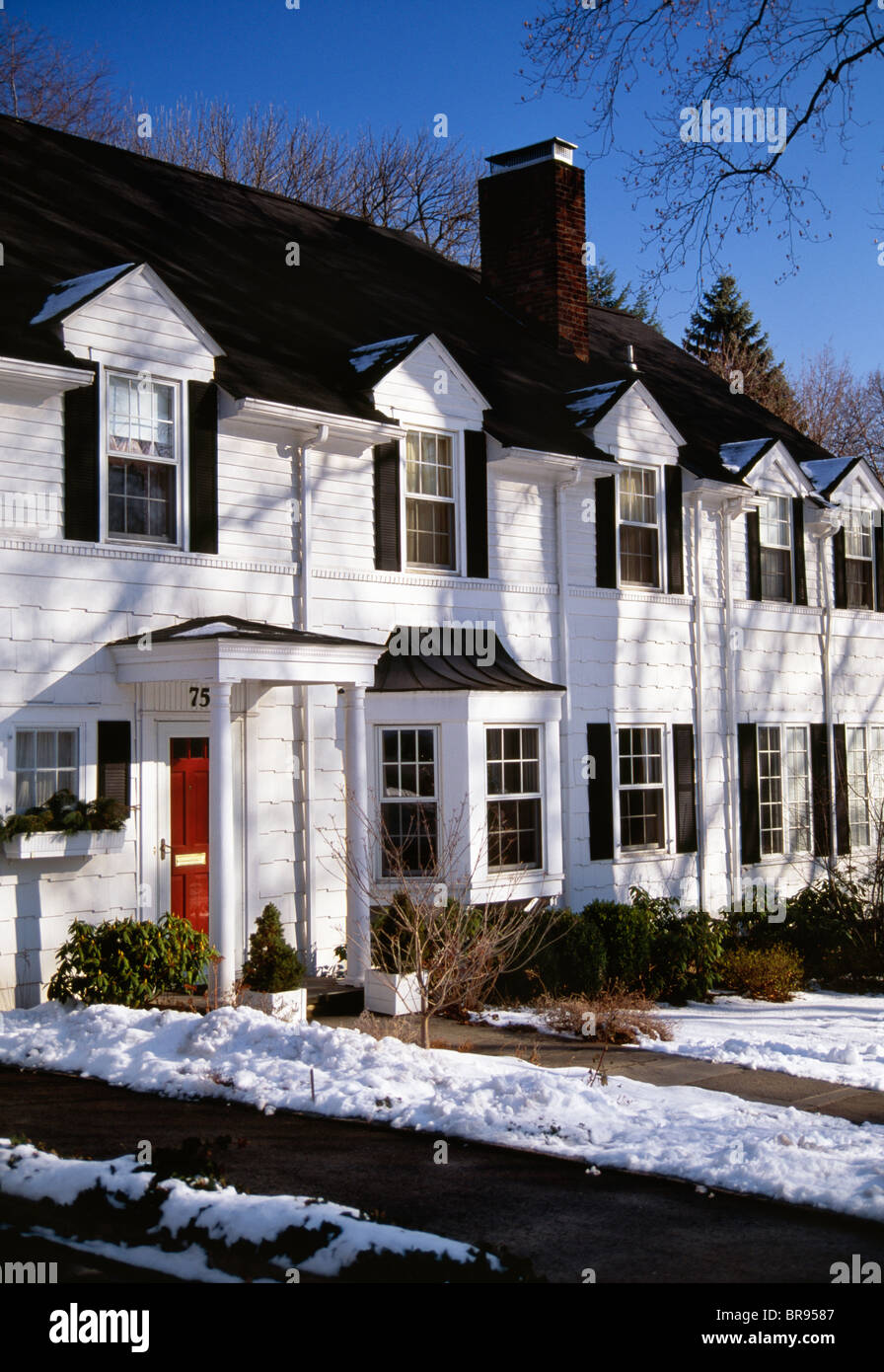 Suburban House in the Snow Stock Photo - Alamy