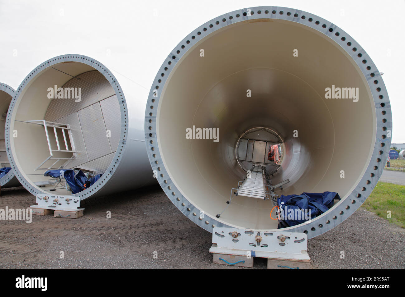 Vestas wind turbine construction hi-res stock photography and images ...