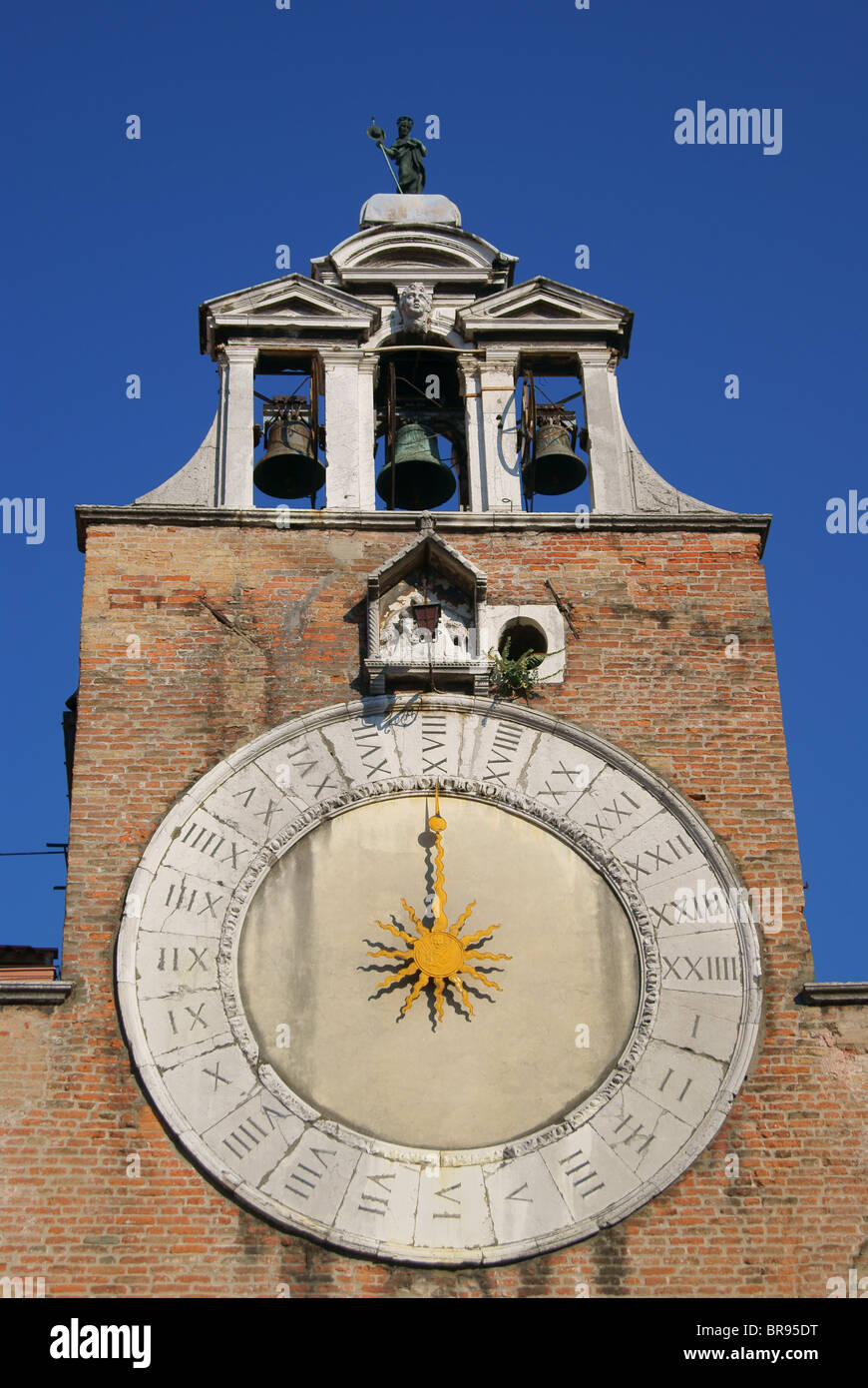 Roman figures hi-res stock photography and images - Alamy