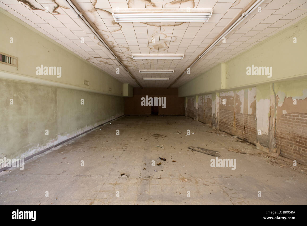 Closed store in downtown Port Arthur TX Stock Photo - Alamy