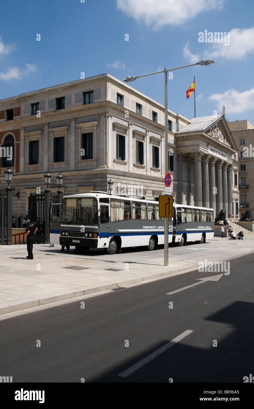 Madrid : An old bus from the sixties (60' Stock Photo - Alamy
