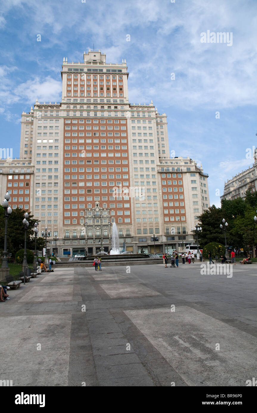 Madrid : high rise building on Plaza de Espana Stock Photo - Alamy