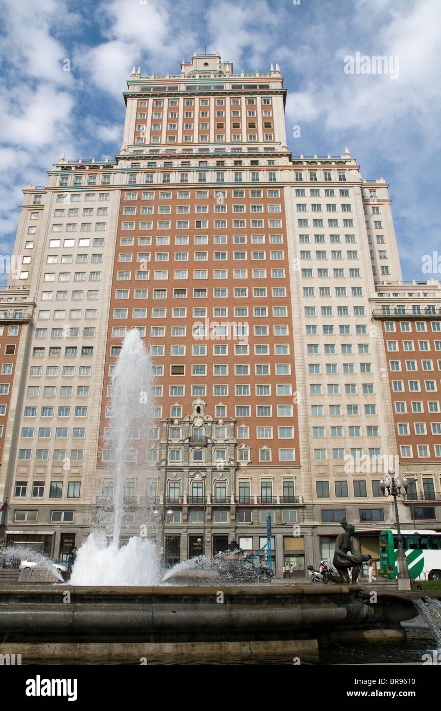 High rise building on plaza de espana hi-res stock photography and ...