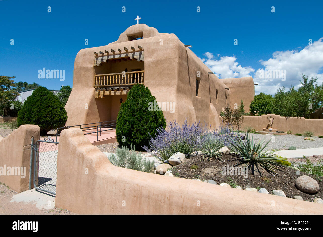 Santa thomas church hi-res stock photography and images - Alamy