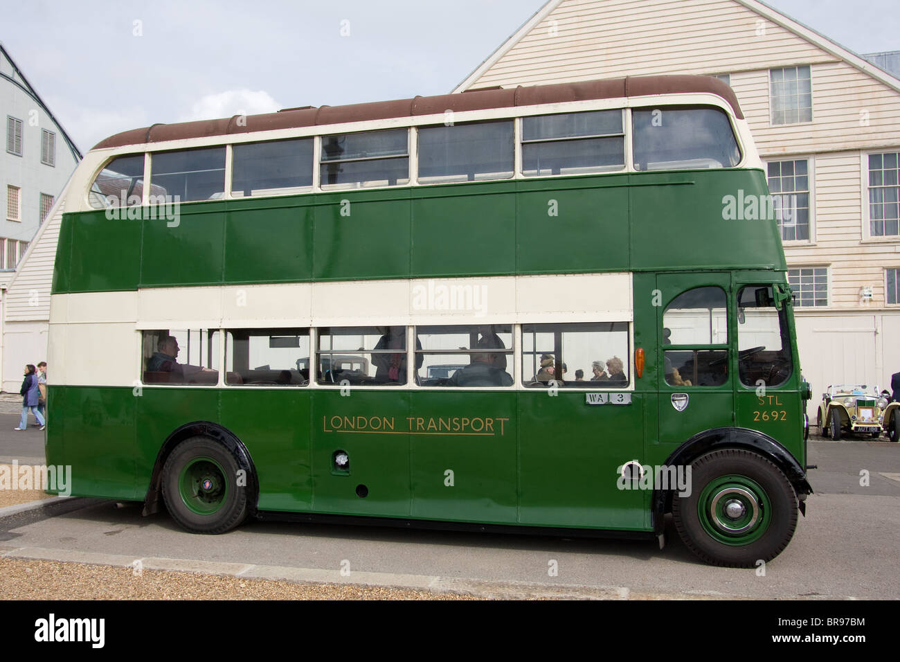1940s london bus hi-res stock photography and images - Alamy
