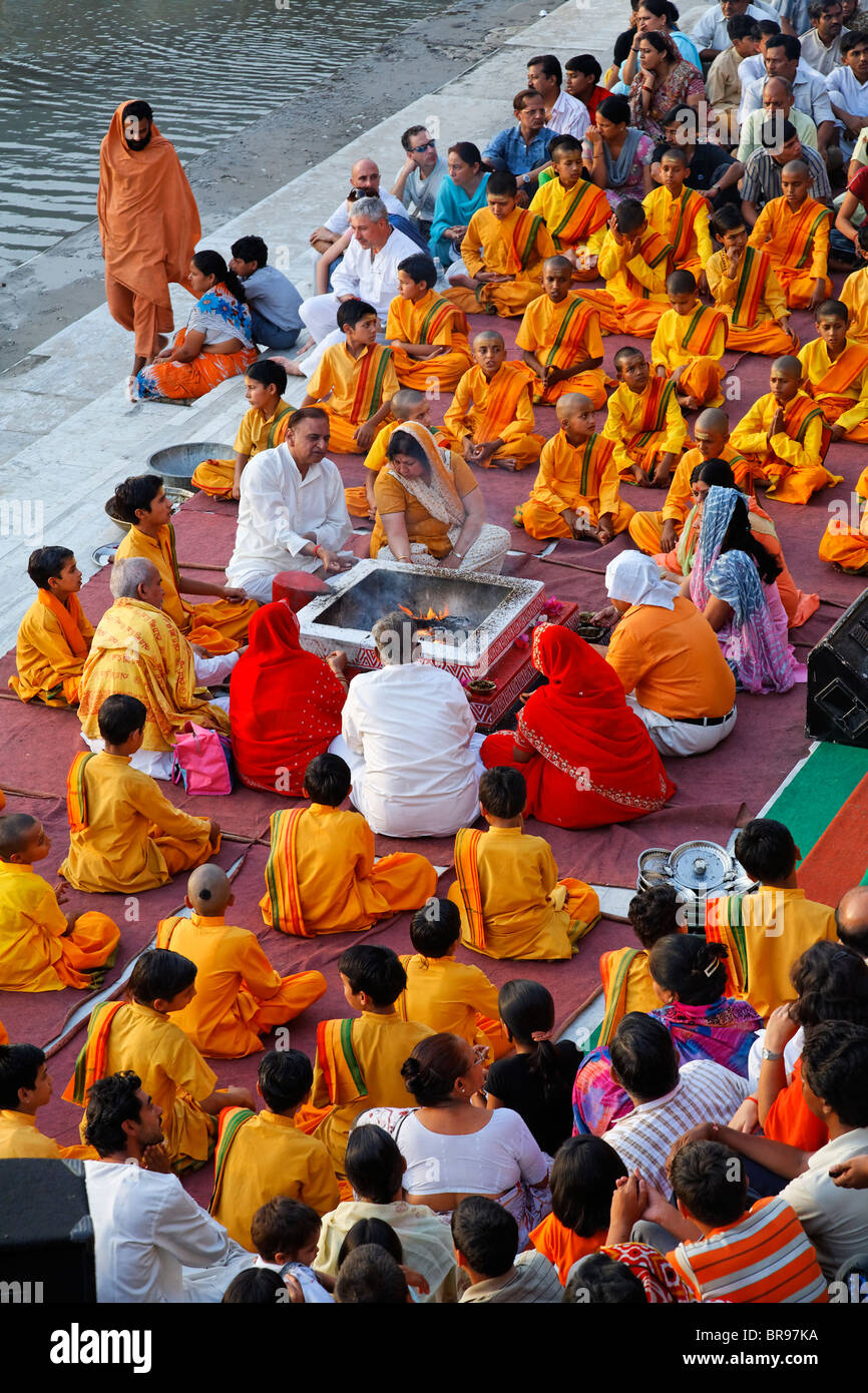 Puja on Triveni Ghat, Rishikesh, Uttaranchal, India Stock Photo - Alamy