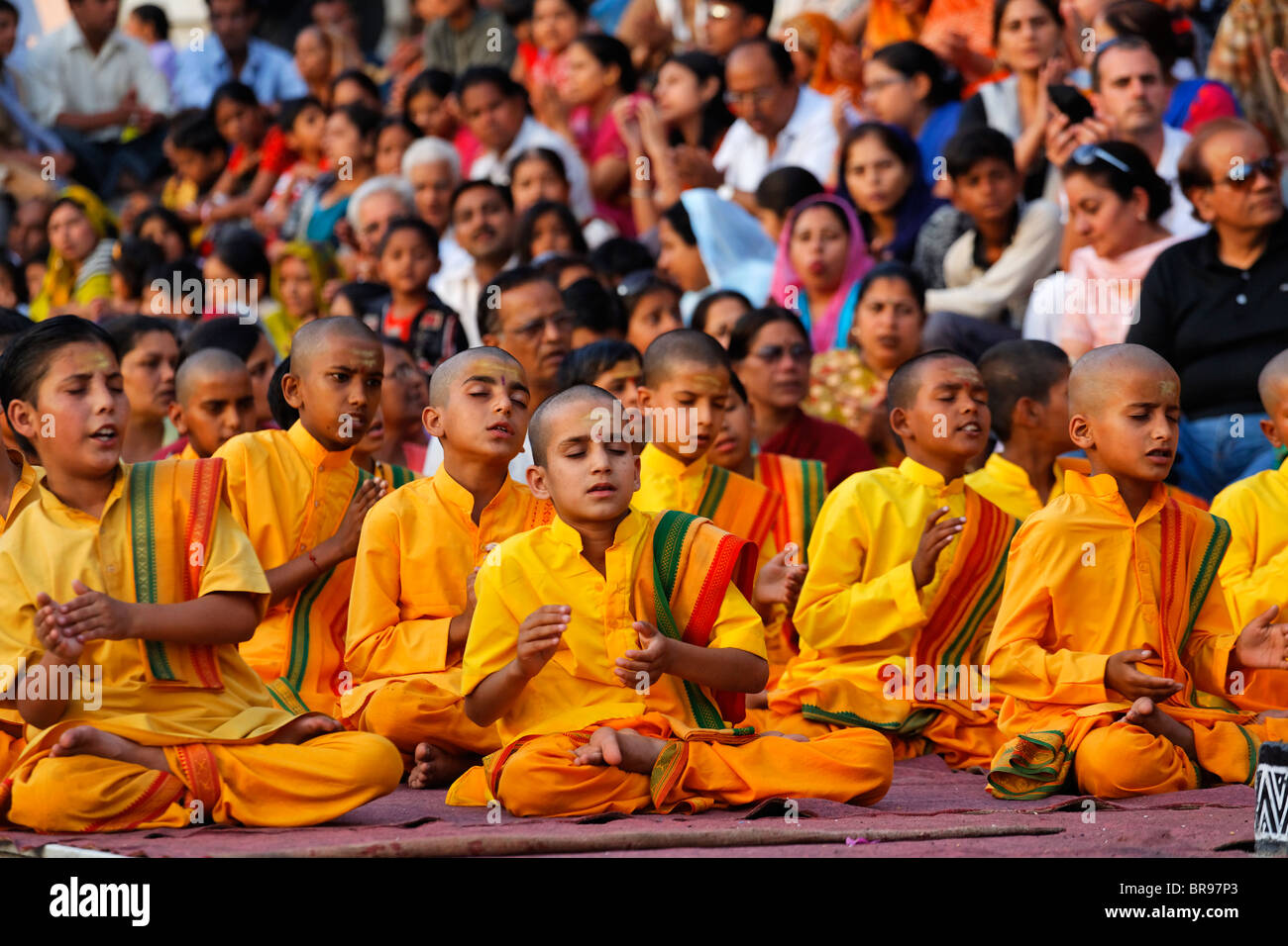 Puja on Triveni Ghat, Rishikesh, Uttaranchal, India Stock Photo - Alamy