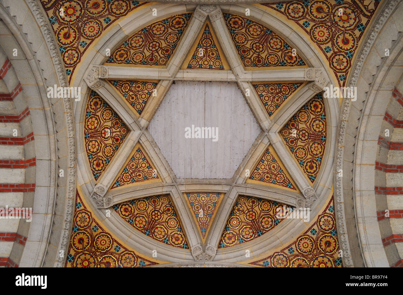 Church star hi-res stock photography and images - Alamy
