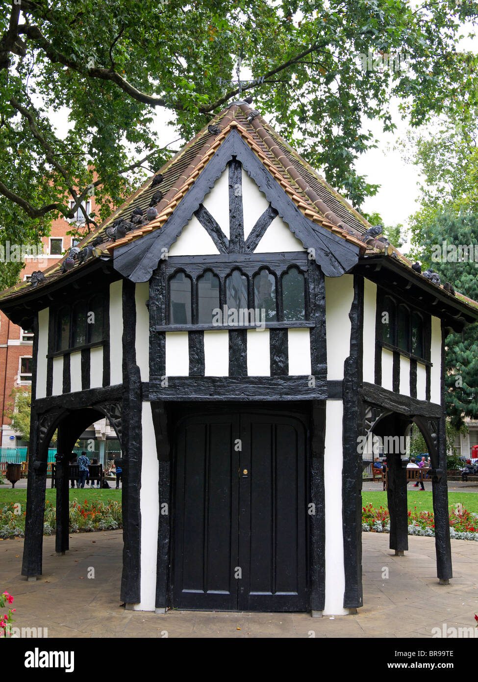 Hut square hi-res stock photography and images - Alamy