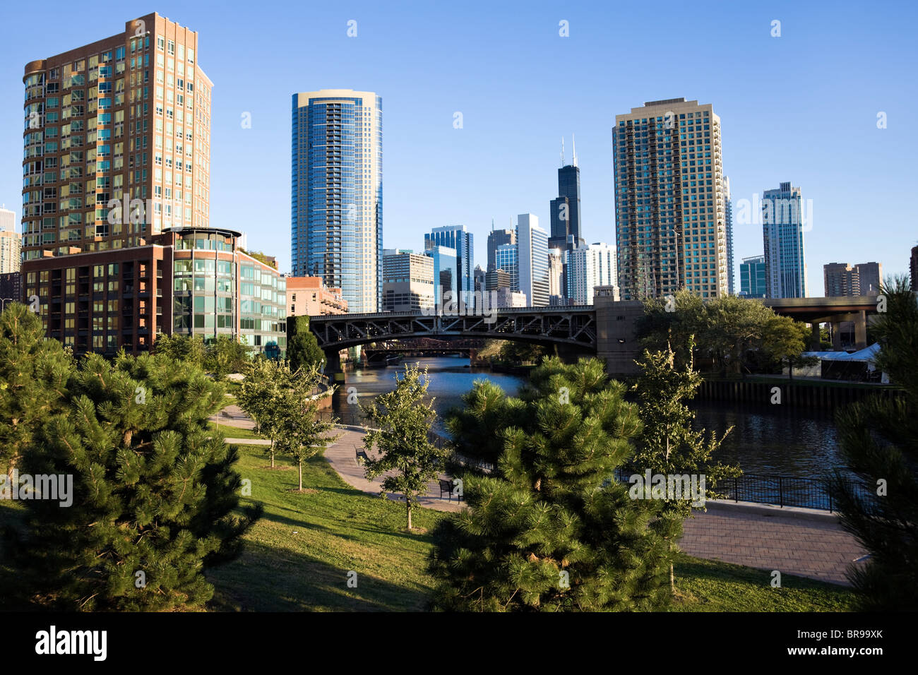 Downtown river park hi-res stock photography and images - Alamy