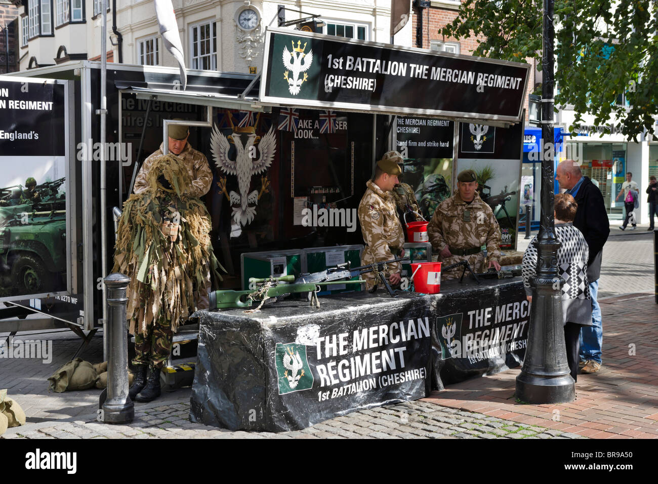 Britain army recruitment High Resolution Stock Photography and Images ...