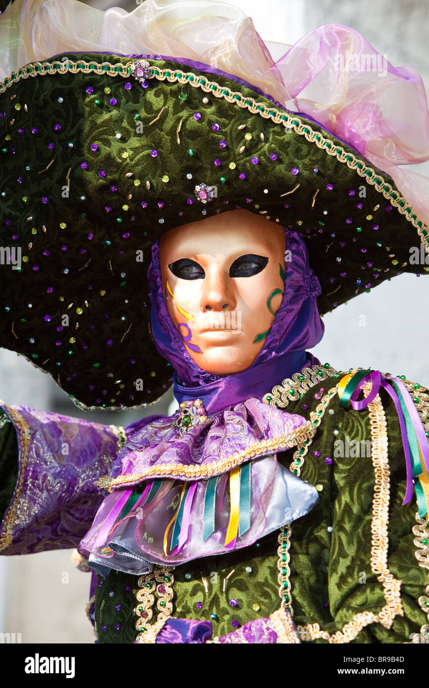 Venice carnival costume hi-res stock photography and images - Alamy