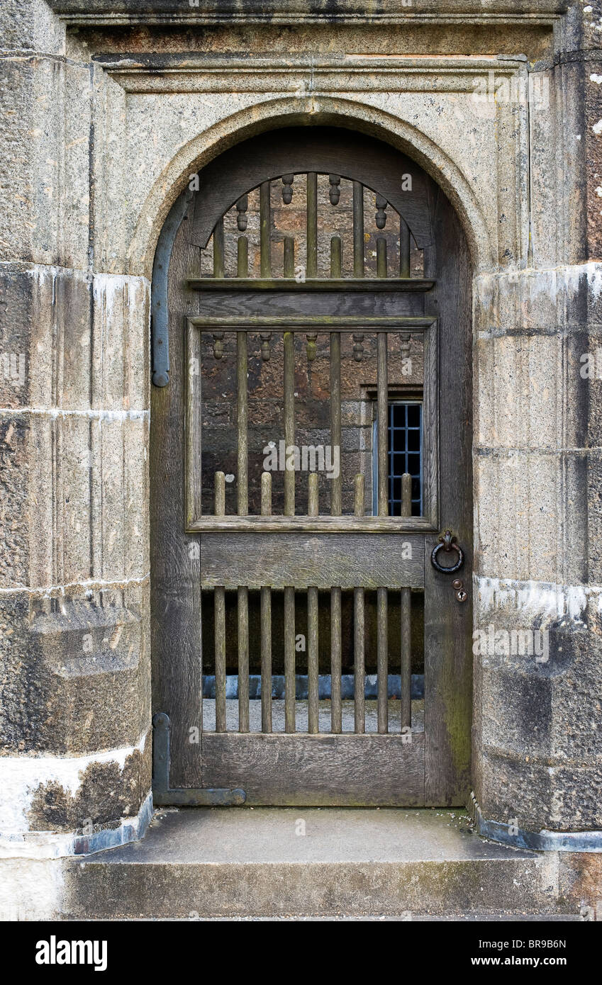 Door castle hi-res stock photography and images - Alamy