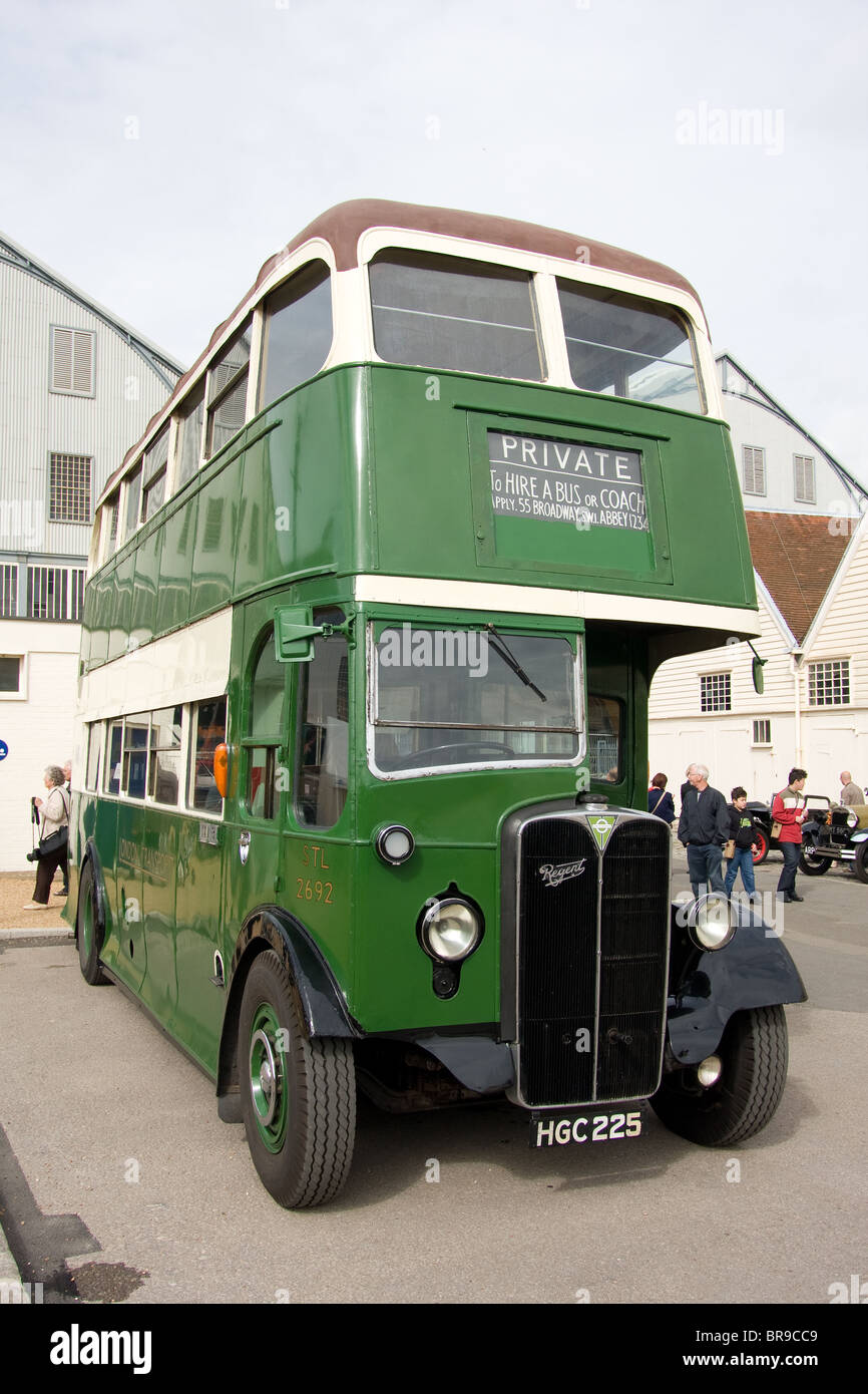 1940s london bus hi-res stock photography and images - Alamy