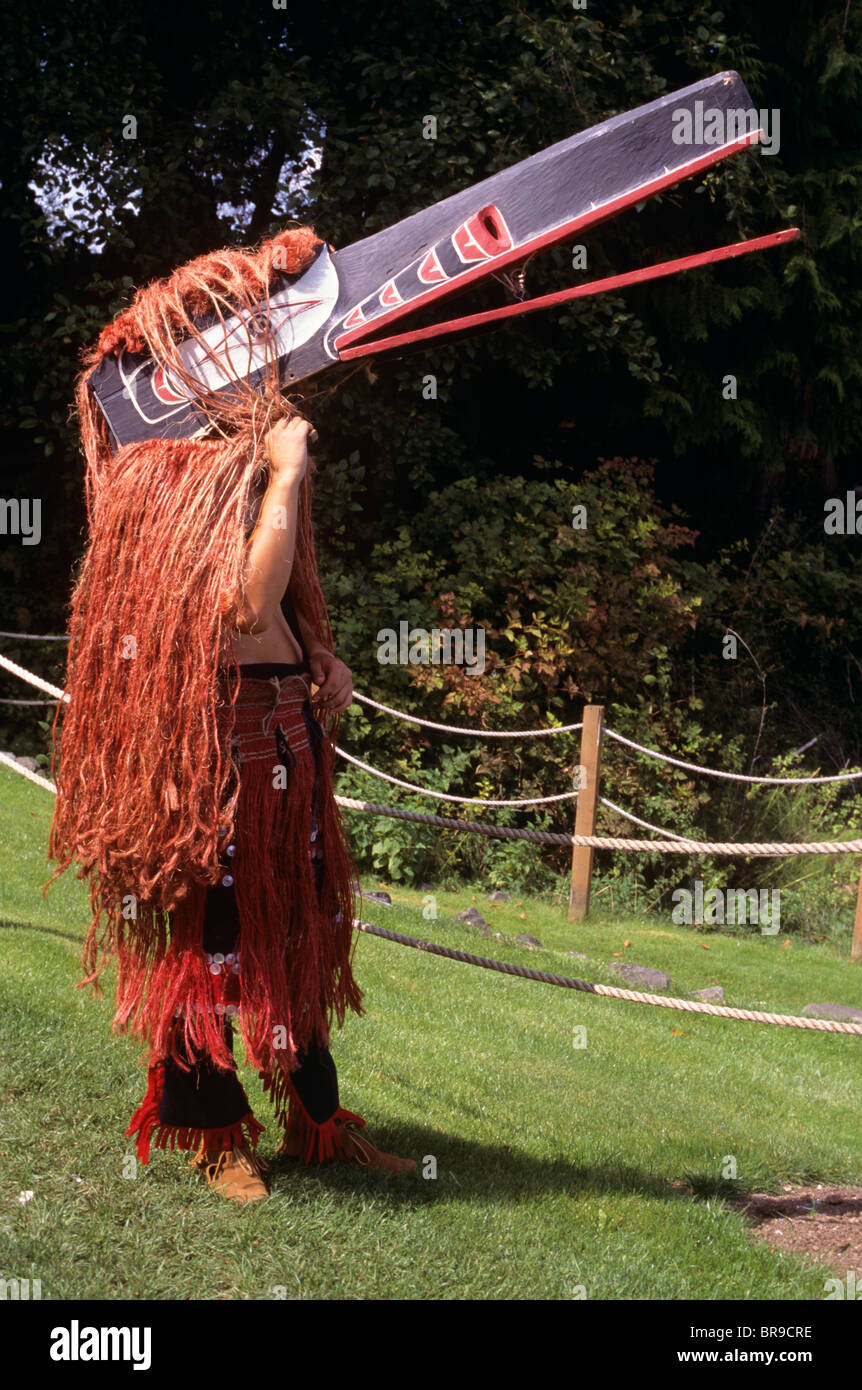 Pacific northwest native americans hi-res stock photography and images ...