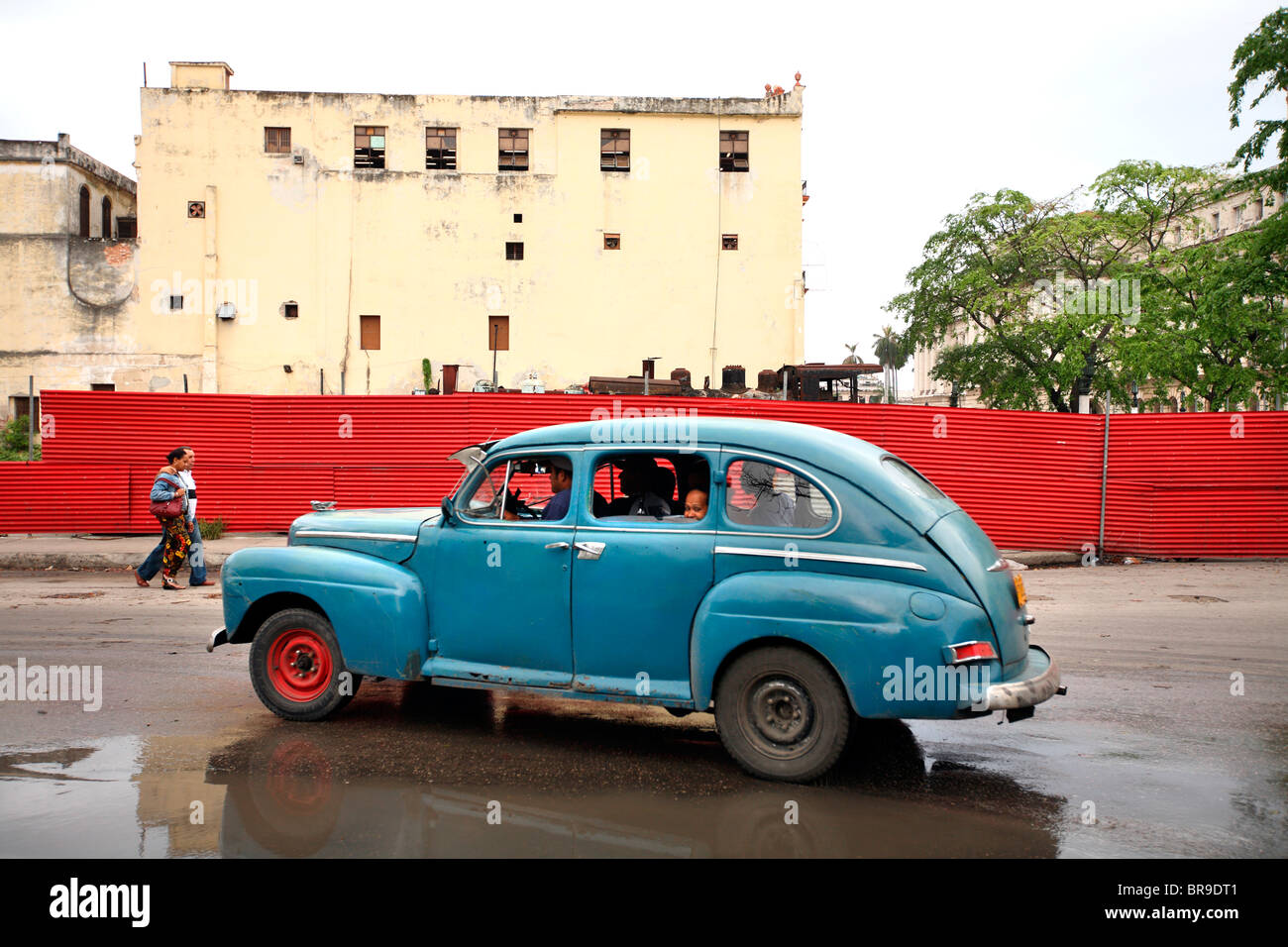 An antique car in Havana Cuba Stock Photo - Alamy